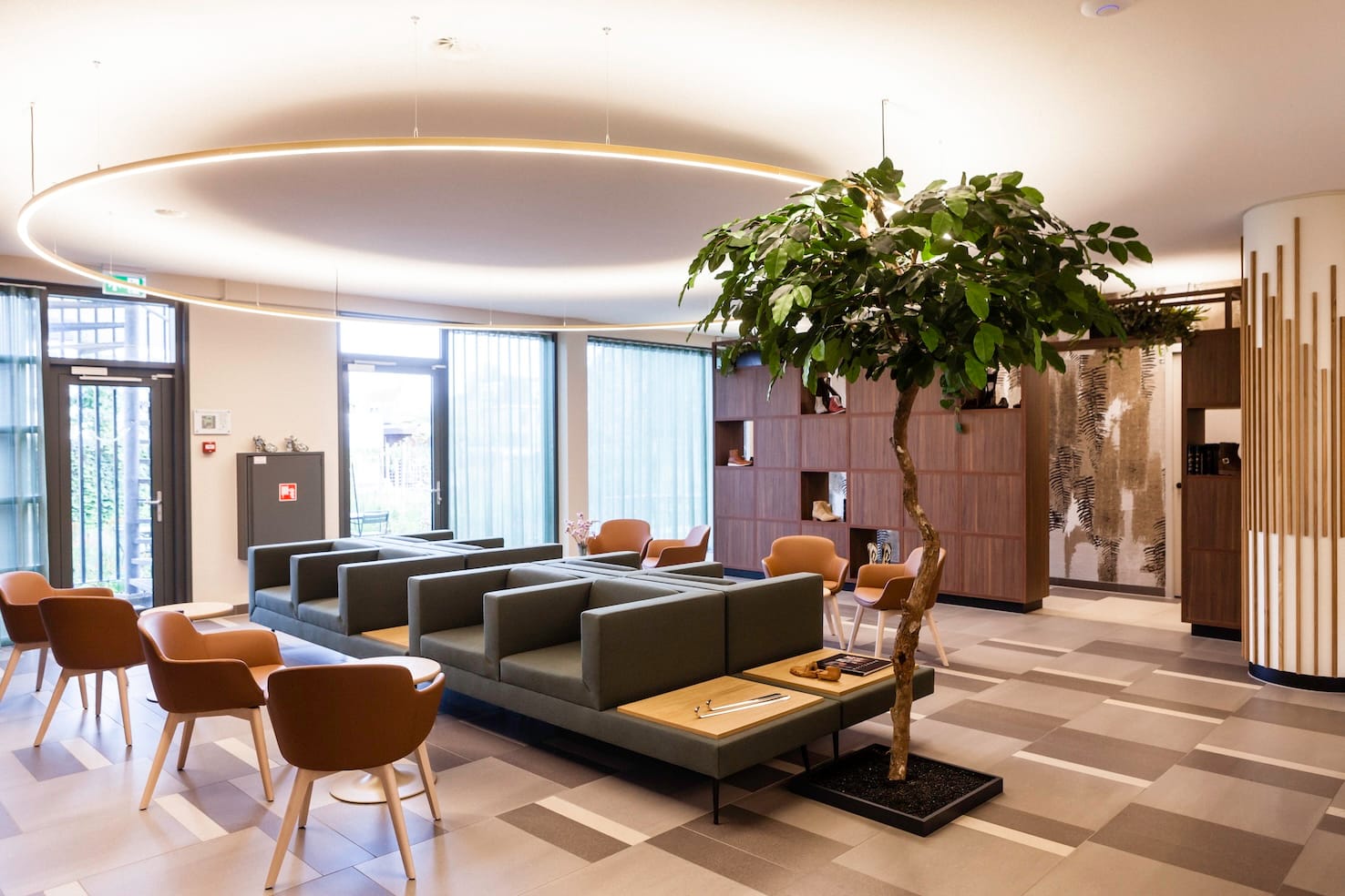 Curved Light Lines with a Golden Edge for LA MER - Loerakker Ledline